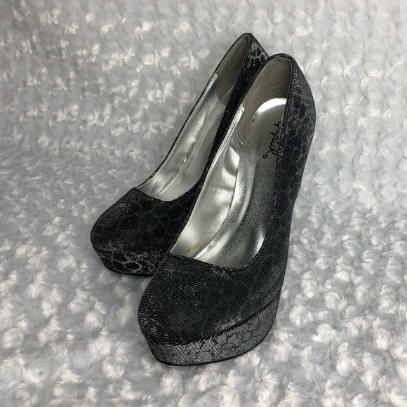Qupid | Shoes | Qupid Black Shine Cheetah Heels | Poshmark